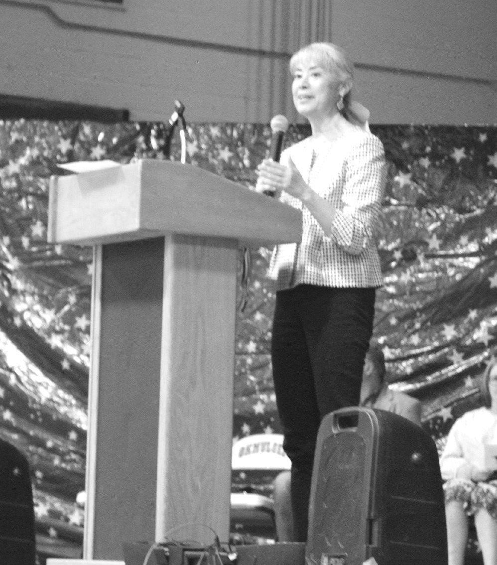 Dunbar Holds 8th Grade Awards Ceremony