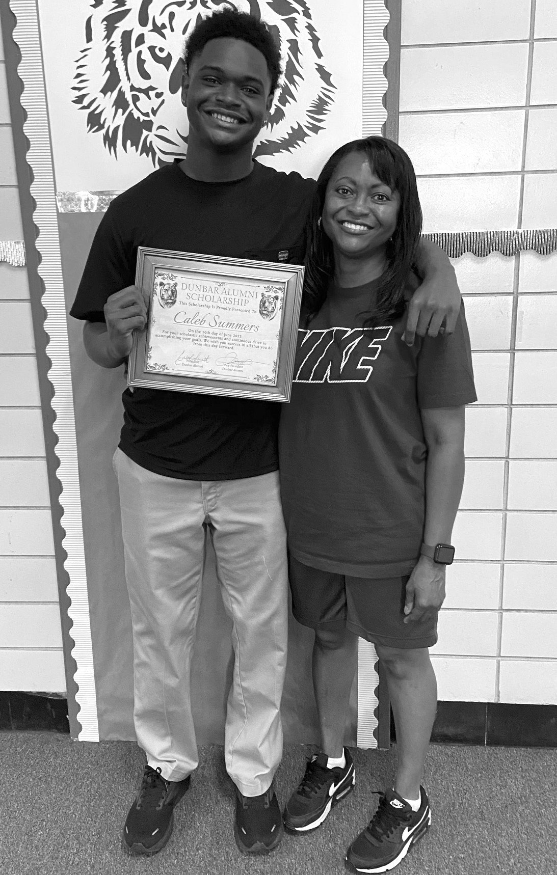 Dunbar Alumni Scholarship Presented