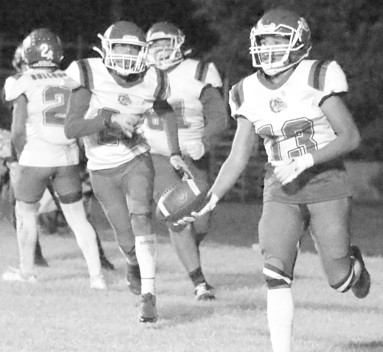 Eagles edge Dogs in county battle